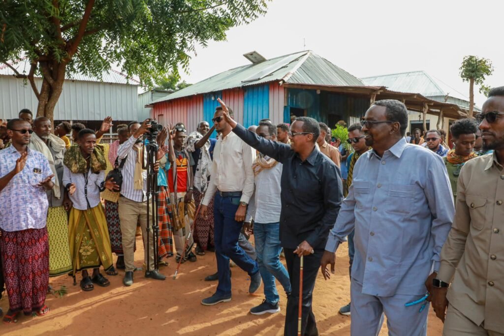 {DAAWO SAWIRADA} Madaxweyne oo siweyn Loogu so dhaweeyay isku maray ...